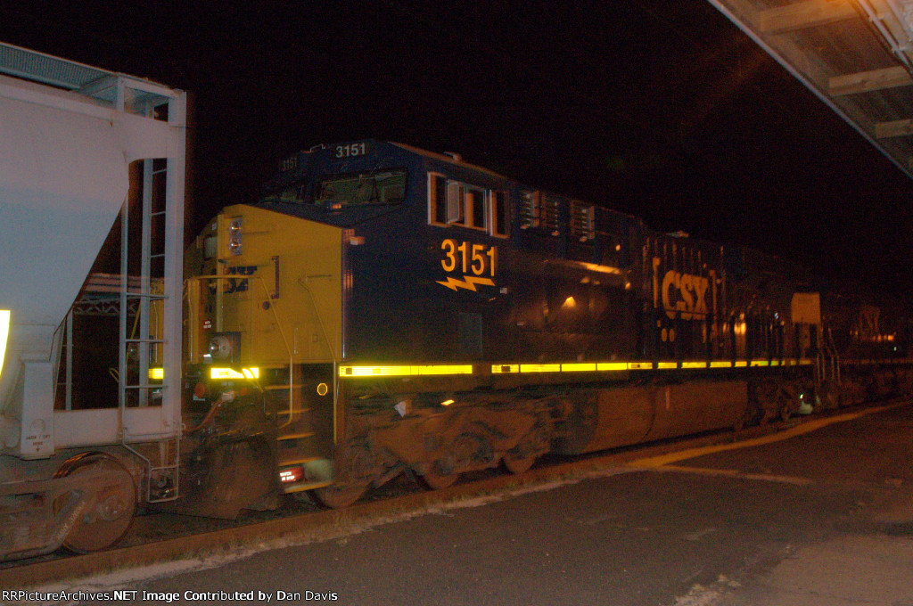CSX ES44AH 3151 trails on Q439-19